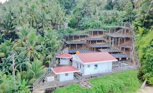 Cahaya Baru di Ujung Utara Sulawesi, Listrik Tenaga Surya PLN Terangi Pulau-Pulau di Sangihe ...