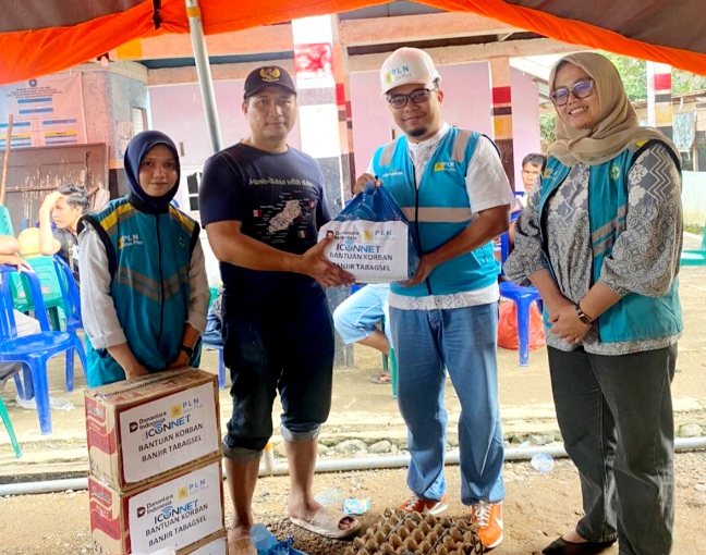 PLN Icon Plus Sigap Menyalurkan Bantuan Banjir di Padangsidimpuan ...